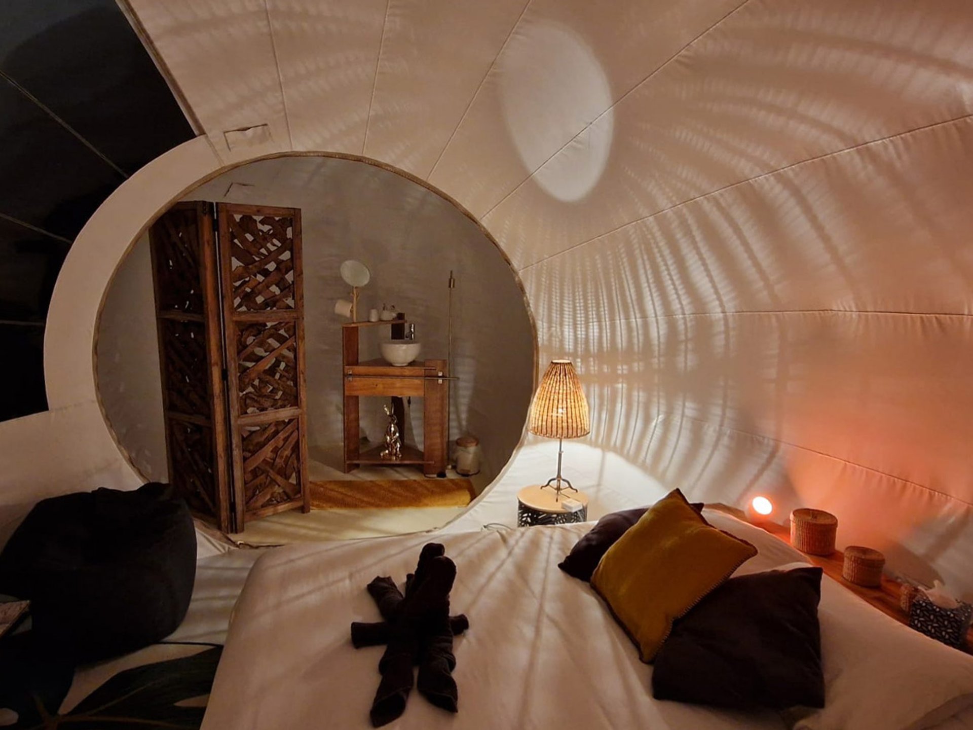 Bulle M87* Avec Planche Dînatoire Et Petit-déjeuner - Nord