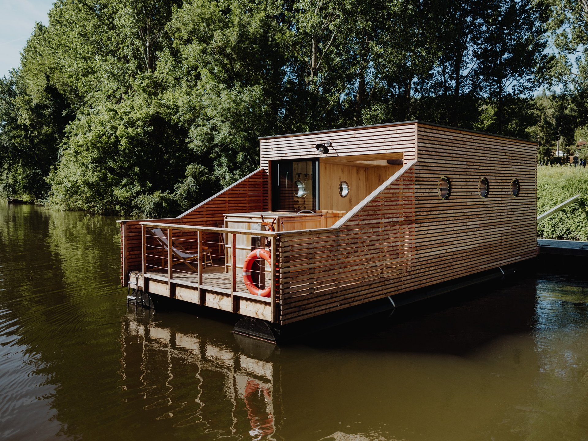 Bateau Cabane Spa - Saint-Cirq-Lapopie