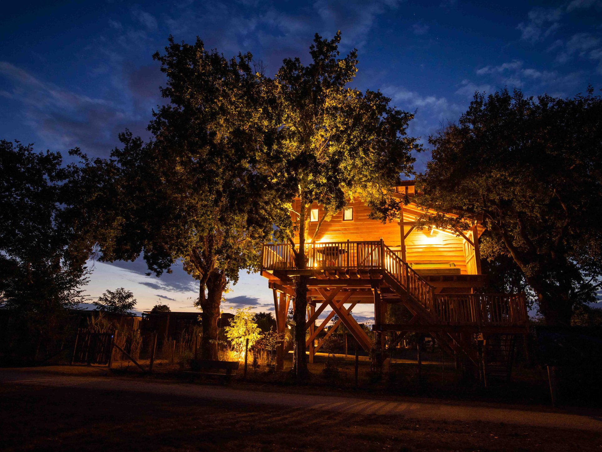 Cabane Spa Dans Les Arbres - 6 Personnes - Vendée